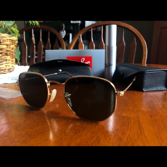 Ray-Ban | Accessories | Ray Ban Hexagonal Flat Lenses Cleaning Kit ...